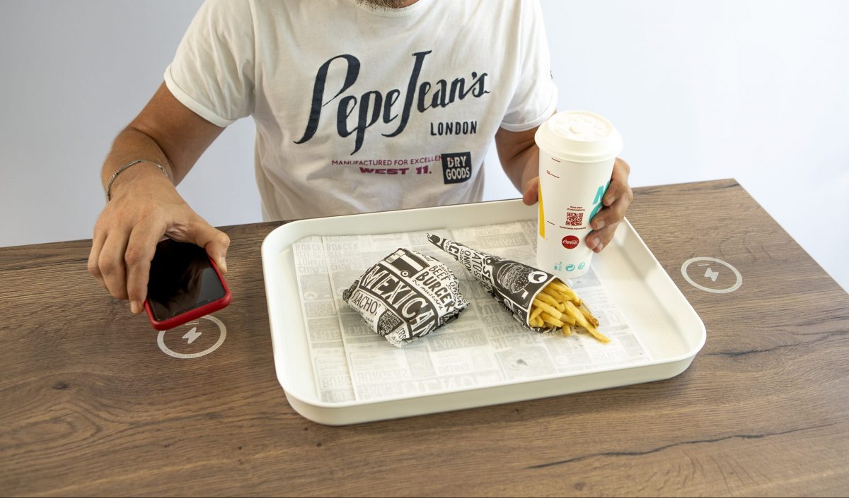 EASY CLIP range allows you to create wireless charger networks.