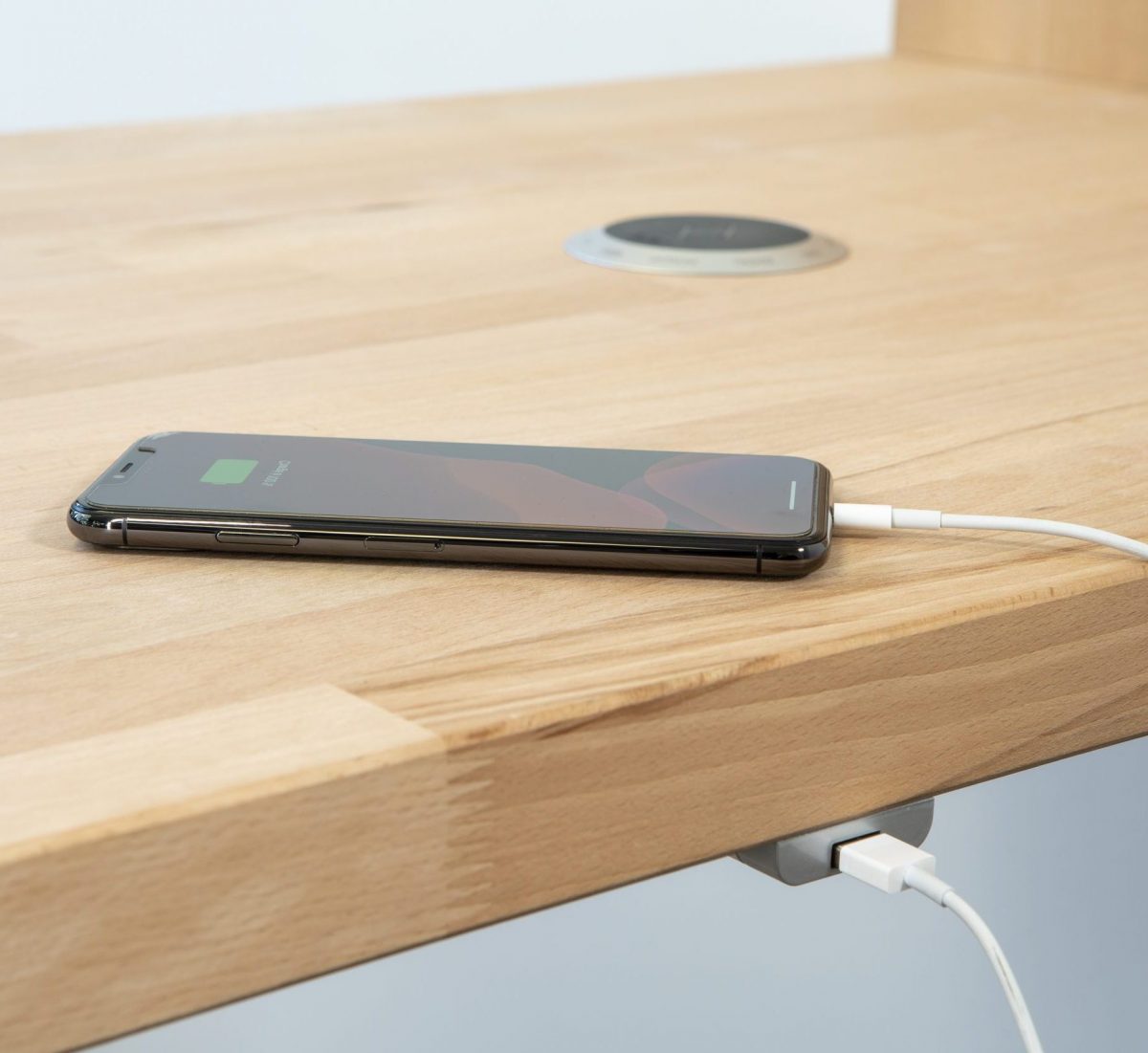 EASY CLIP range allows you to create wireless charger networks.