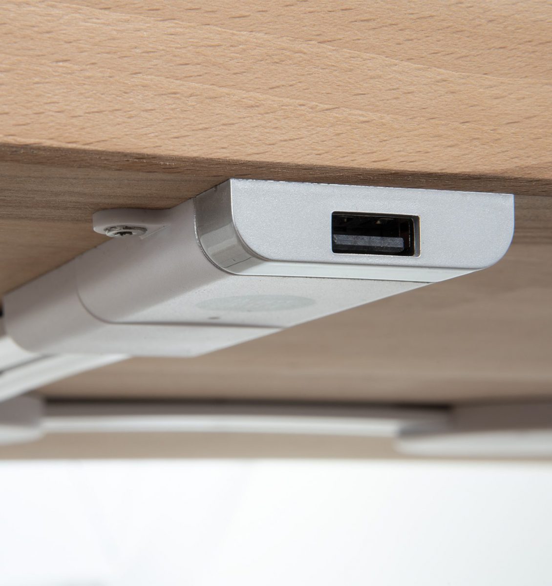 EASY CLIP range allows you to create wireless charger networks.